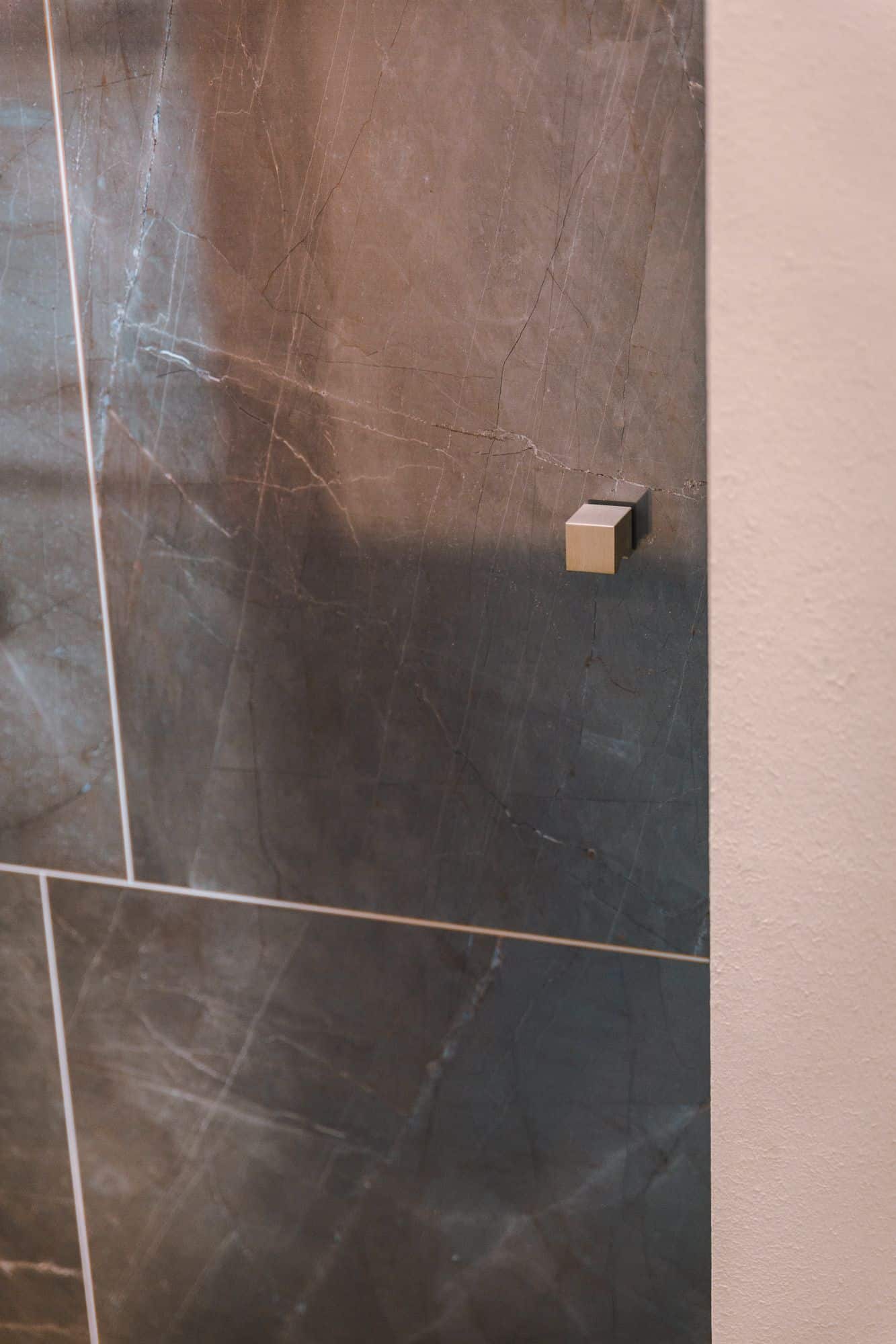 Decoro Gaudi Stone | HenryGlass